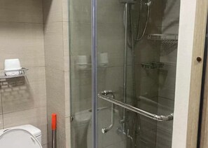 Apartamento em Condomínio Fechado, 1 quarto, piscina privativa, Vista para a cidade | Casa de banho
