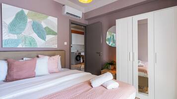 Apartamento, 1 cama de casal e sofá-cama, cozinha, Vista para a cidade | Cortinas/cortinados opacos, ferro/tábua de engomar, Wi-fi grátis