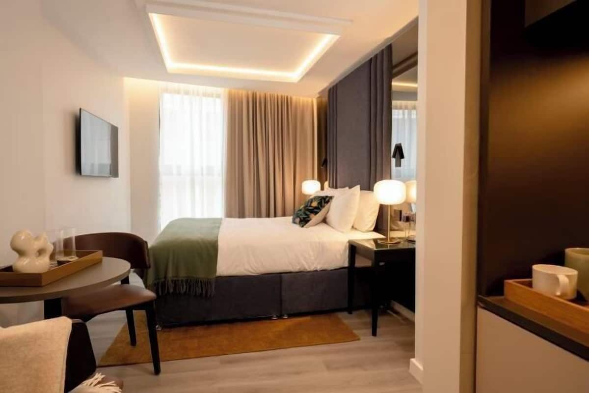 Roupas de cama antialérgicas, cofres nos quartos
