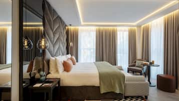 Roupa hipoalergénica, cofre com capacidade para portátil