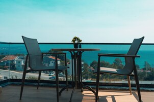 Suíte conforto, vista para o mar | Escrivaninha, espaço de trabalho para notebook, Wi-Fi de cortesia