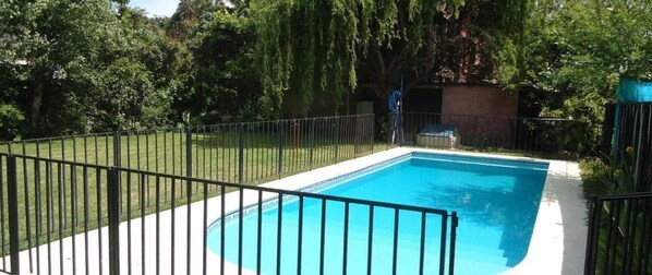Piscina exterior sazonal