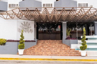 hotel plaza del sol