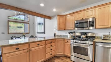 Casa de Férias Luxo, pátio, vista para a montanha | Cozinha privada