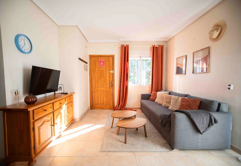 Villa 8: Chalet With Private Garden - Torrevieja