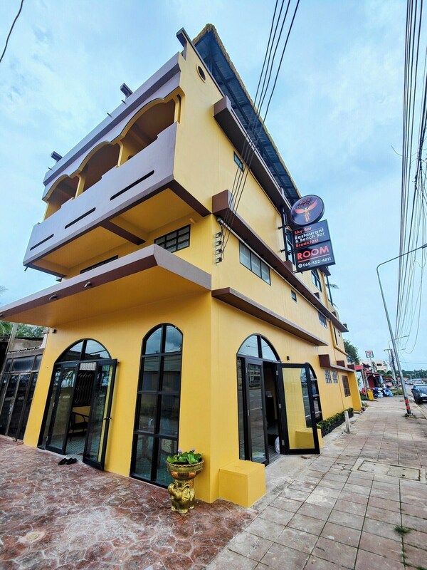 Phoenix Room - Pathio District