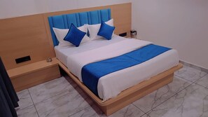 Quarto luxo | Wi-Fi de cortesia, roupa de cama