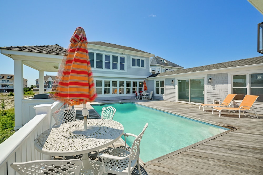 Panoramic Ocean Views: Westhampton Haven W/ Pool - Splish Splash Water Park, Calverton