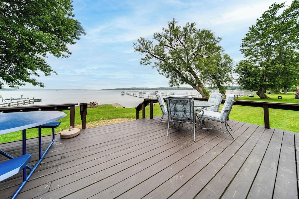 Waterfront Chautauqua Lake Home W/ Deck & Grill! - Chautauqua Lake, NY