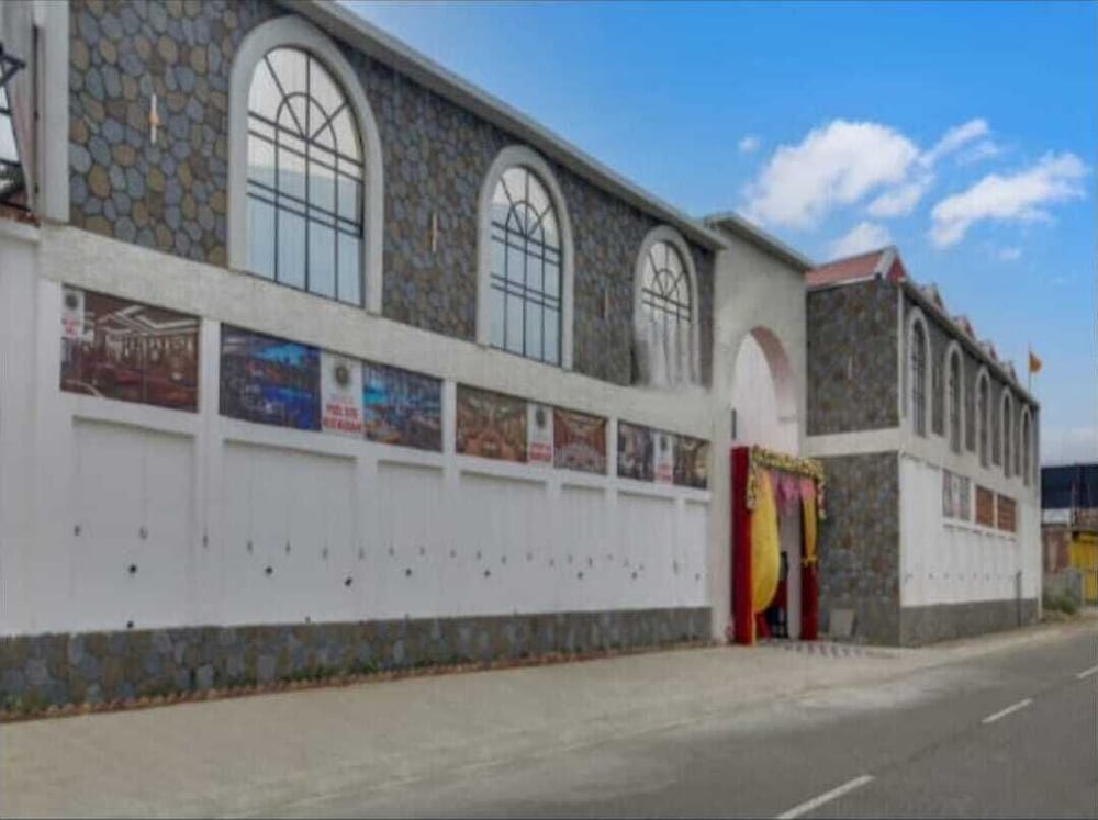 Shree Ji Hotel & Banquet - Karnal