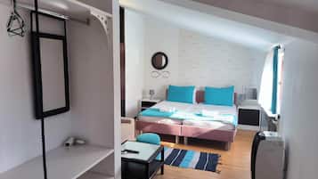 Quarto Clássico com Cama de Casal | Secretária, secretária adequada para computadores portáteis