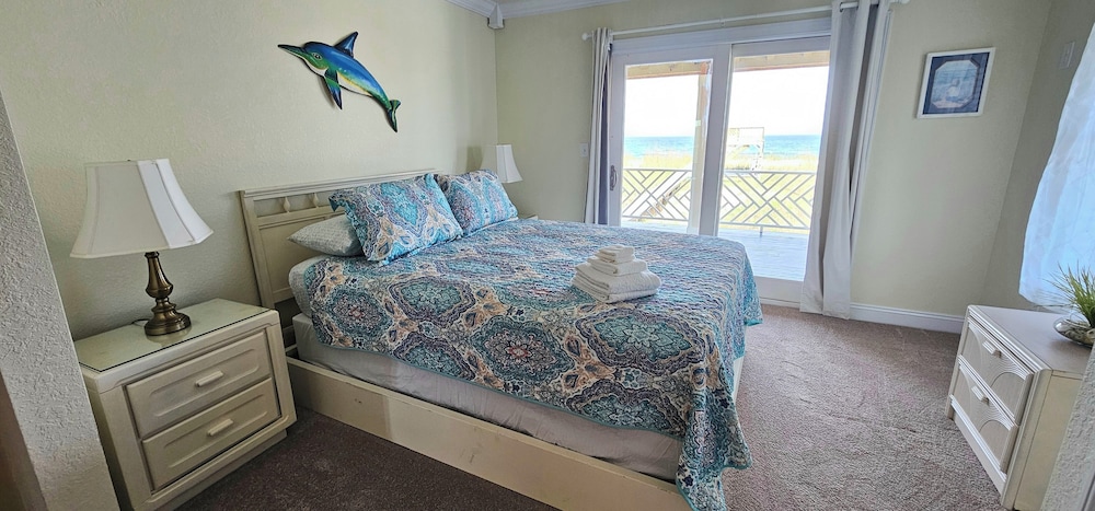1817 Oceanfront Bed & Breakfast - Kill Devil Hills, NC