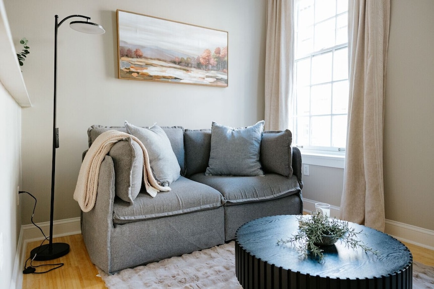 The Citizen Suite | King Bed, Downtown Lancaster, Stylish - Lancaster, PA