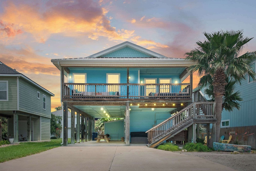 Fin And Feather - Cozy For 8 - Port Aransas, TX
