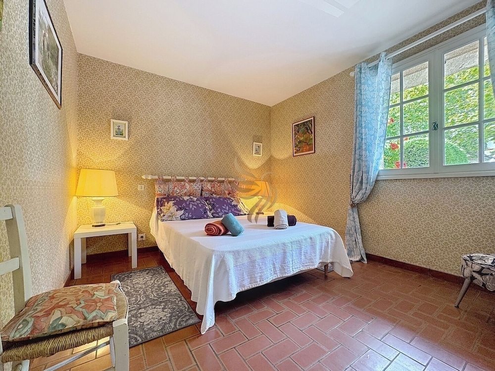 Patio Galiote - 2 Chambres - Terrasse - parking - Fréjus | Vrbo