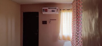 Quarto luxo | Camas extras/dobráveis (sobretaxa), Wi-Fi de cortesia, roupa de cama