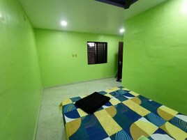 Camas extras/dobráveis (sobretaxa), Wi-Fi de cortesia, roupa de cama