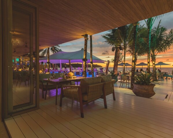 Villa, 2 quartos, fumadores, piscina privativa | Bar (no alojamento)