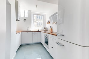 Apartamento Cidade, 2 quartos, não fumadores, Vista para a cidade | Cozinha privada | Uma máquina de café expresso, uma cafeteira/bule, uma chaleira elétrica