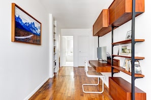 Apartamento Cidade, 2 quartos, não fumadores, Vista para a cidade | Sala de estar