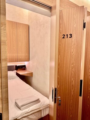 Quarto Individual Económico | Ferro/tábua de engomar, Wi-fi grátis