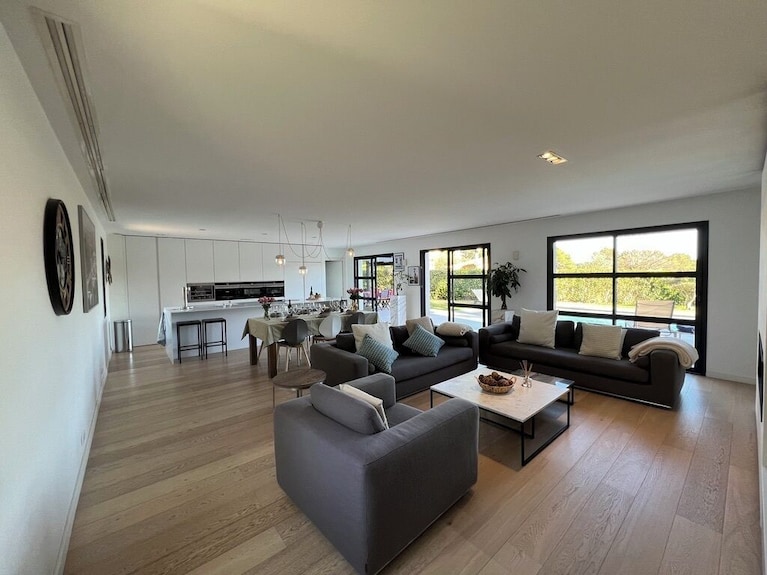 Modern Villa, Fast Wifi, A/c, Pool In Private Backyard, Ideal For Fun And Work - カンヌ