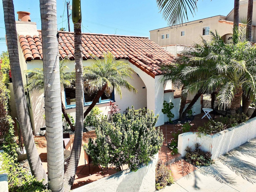 Belmont Shore Coastal Cottage - Cozy Home For 6 - 2 Blocks To Beach - Long Beach, CA