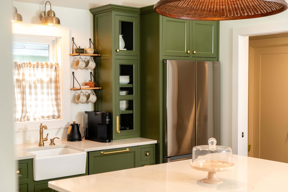 Magnolia Manor - Remodeled Home Near Downtown - Big Foot Beach State Park, Lake Geneva