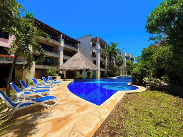 Modern Condo Jungle Retreat - Puerto Aventuras