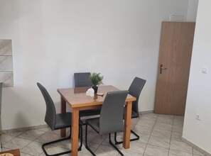 Apartamento (Standard One Bedroom Apartment (2)) | 4 quartos