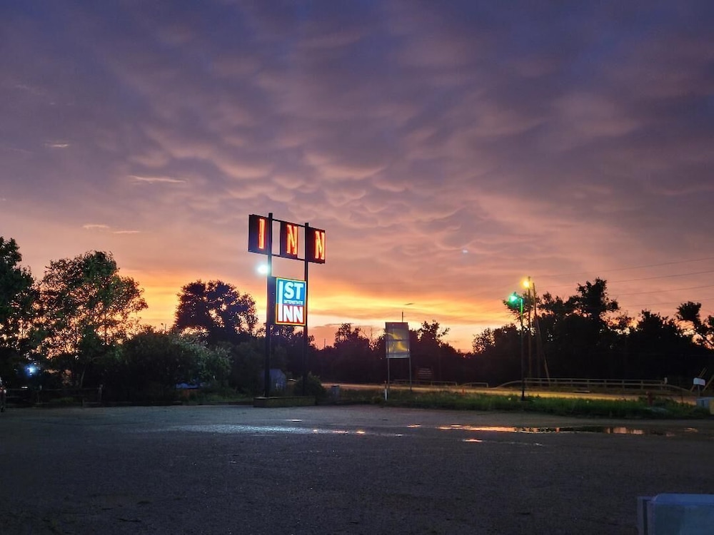 1st Interstate Inn - Sterling, CO