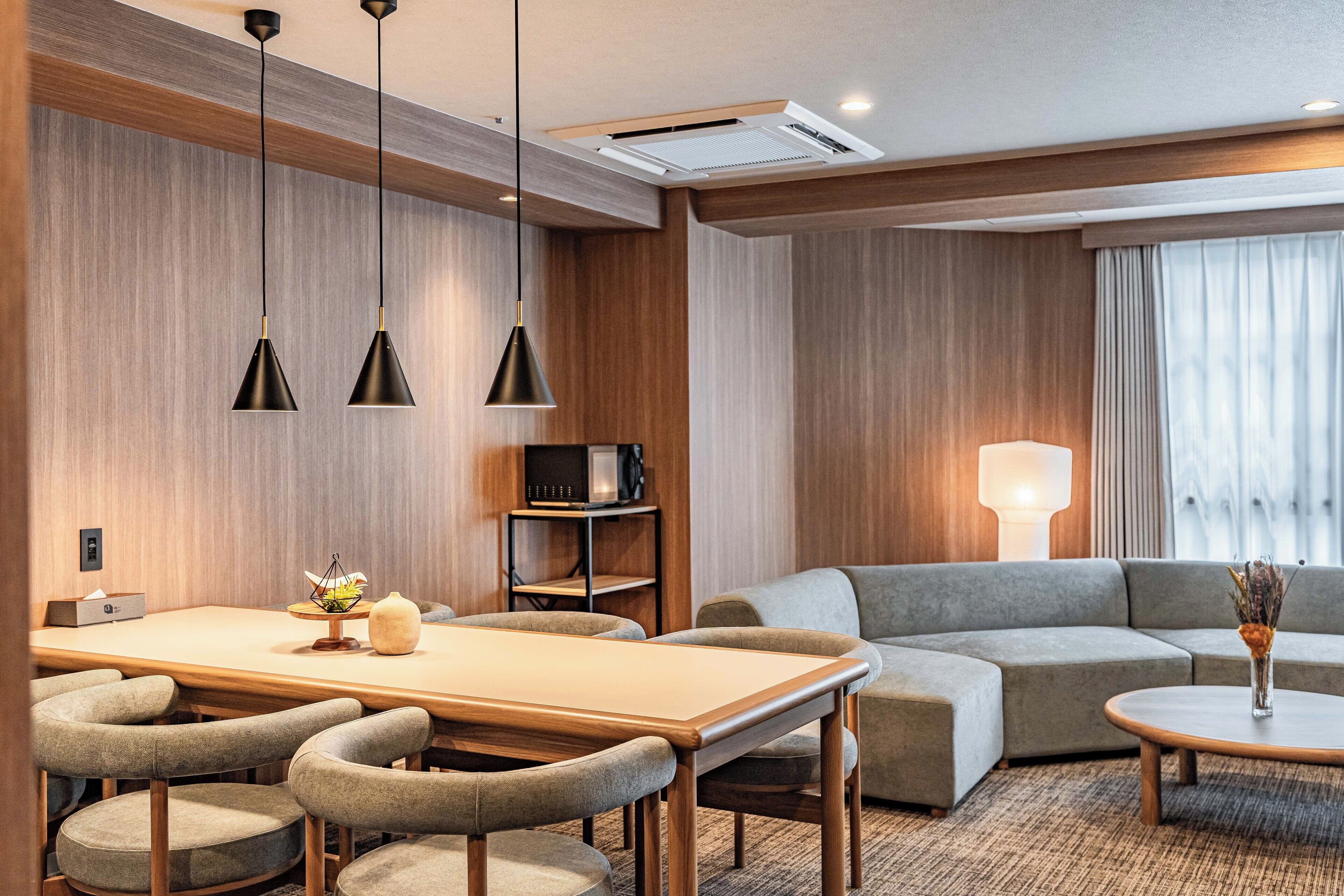 Suite Deluxe, 3 quartos, não fumadores | Quartos insonorizados, Wi-fi grátis 