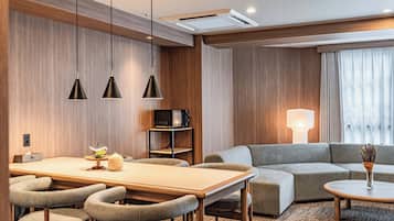 Suite Deluxe, 3 quartos, não fumadores | Quartos insonorizados, Wi-fi grátis