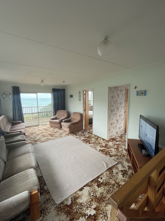 Waiwhare On The Beach (Beachfront Property With Direct Beach Access) - Castlepoint