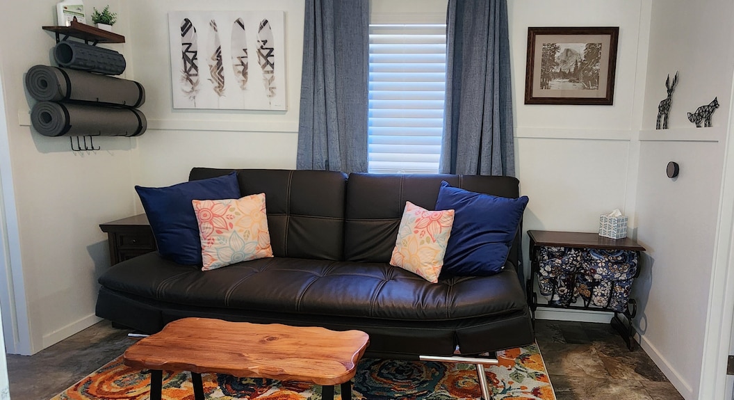 The Fox Den~cabin Near Bass Lake W/ A Spa, Fire Pit, King Bed & Forest Access - Yosemite National Park, CA