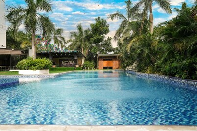 Dancenter Luxury Retreat Angeles City