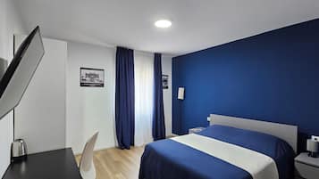 Quarto Deluxe, Vista para a cidade | Com decoração personalizada, secretária, Wi-fi grátis