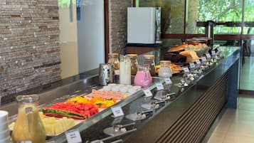 Pequeno-almoço tipo buffet diário incluído
