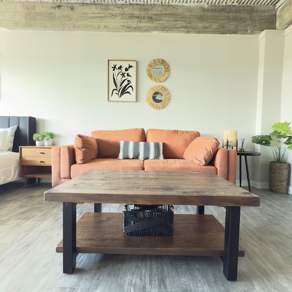 Scenic Serenity 1-bedroom Apartment, Gym, Free Parking, Wifi In Charming Mobile - 모빌