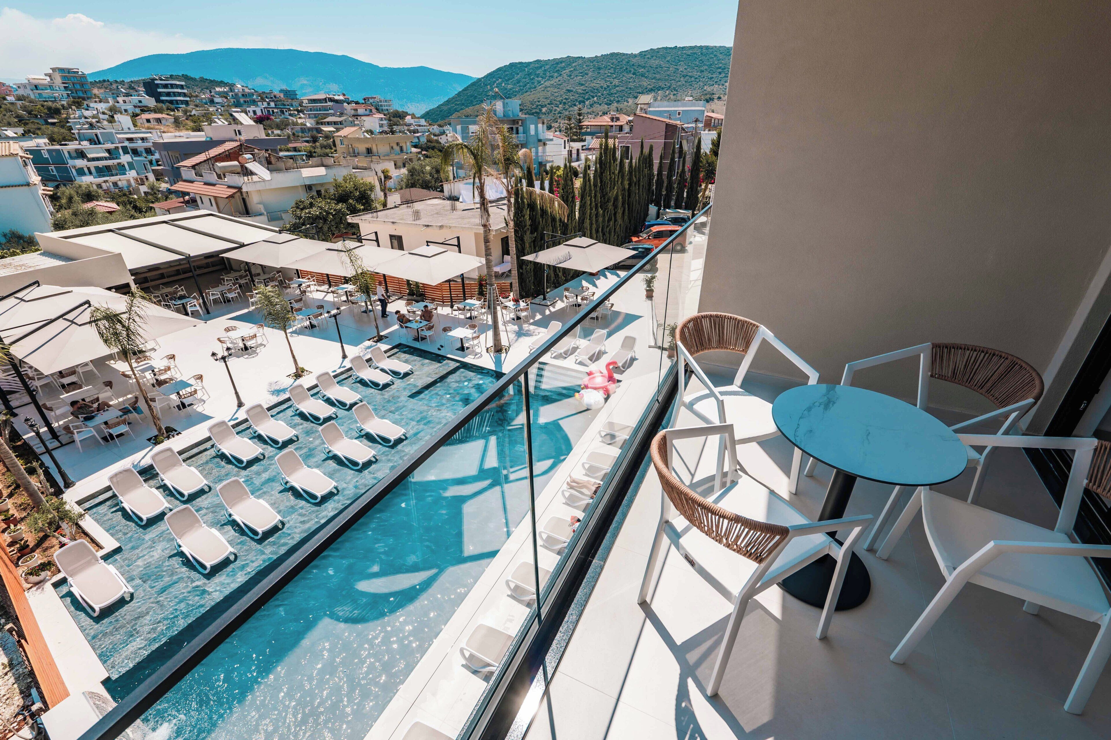 Suite (Suite with Pool View) | Terraço/pátio interior