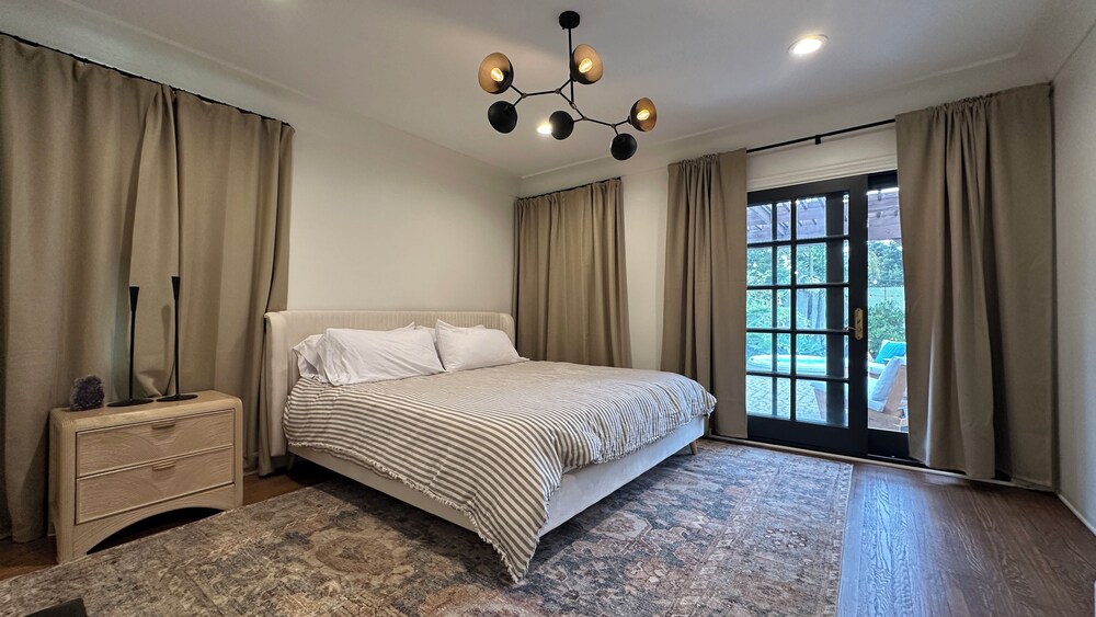 Chic & Charming Spanish Gem in Glendale - Glendale | Vrbo