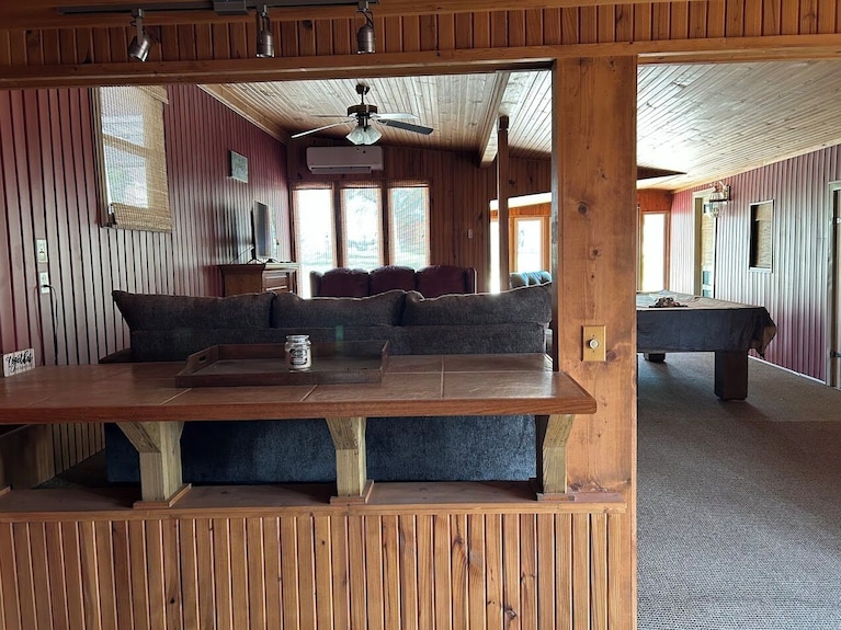 Red Haven Retreat - County Lake & Park - Marion County Lake, KS