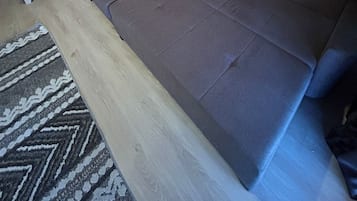 Quarto triplo clássico, vista para o mar | Individualmente decorados, individualmente mobiliados, escrivaninha