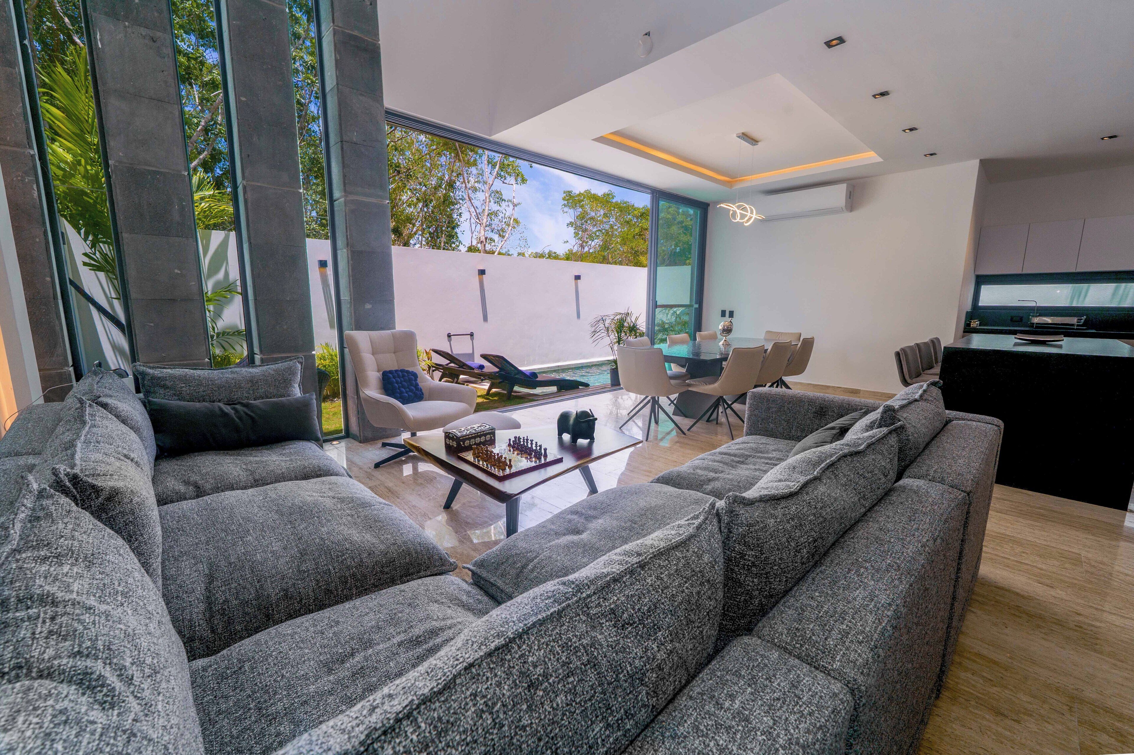 Luxury 5-bedroom Villa In Cancun With Ac, Wifi, Heated Pool And Movie Theater - Cancún