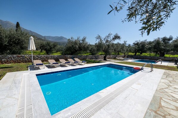 Torri di Pietra Uno Mani Stoupa Reviews, Deals & Photos 2026 - Expedia