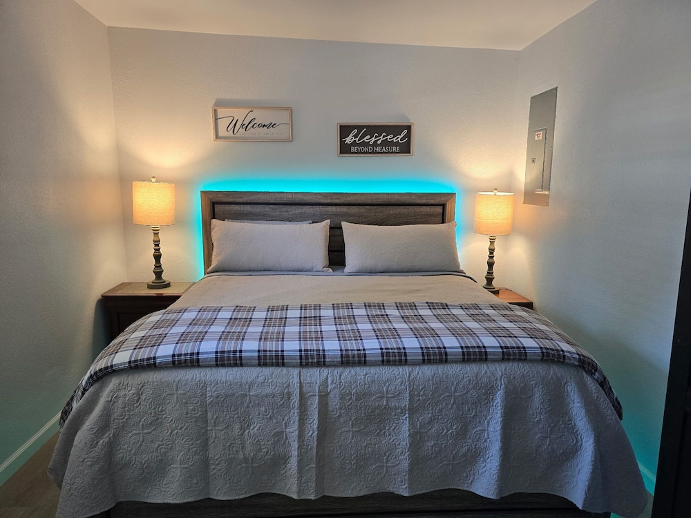 Studio home - Gresham | Vrbo