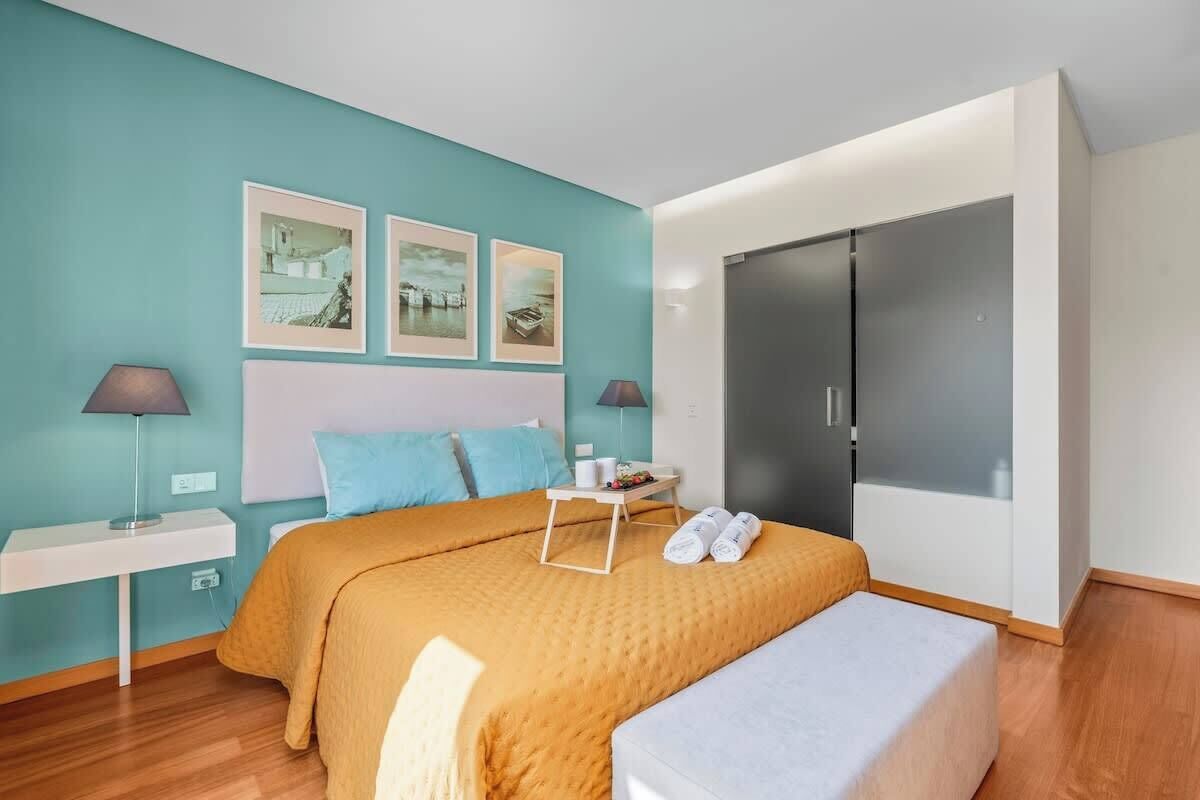 Spacious & Luxurious W/ Terrace & Pool By Hostwise - Santa Luzia