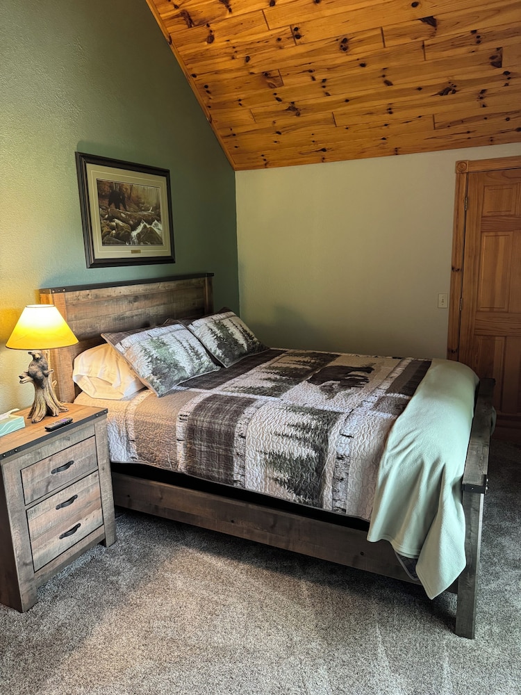 Golf Course Chalet Sleeps 10 Near Lakes 4-Season Northern MI - Hillman ...