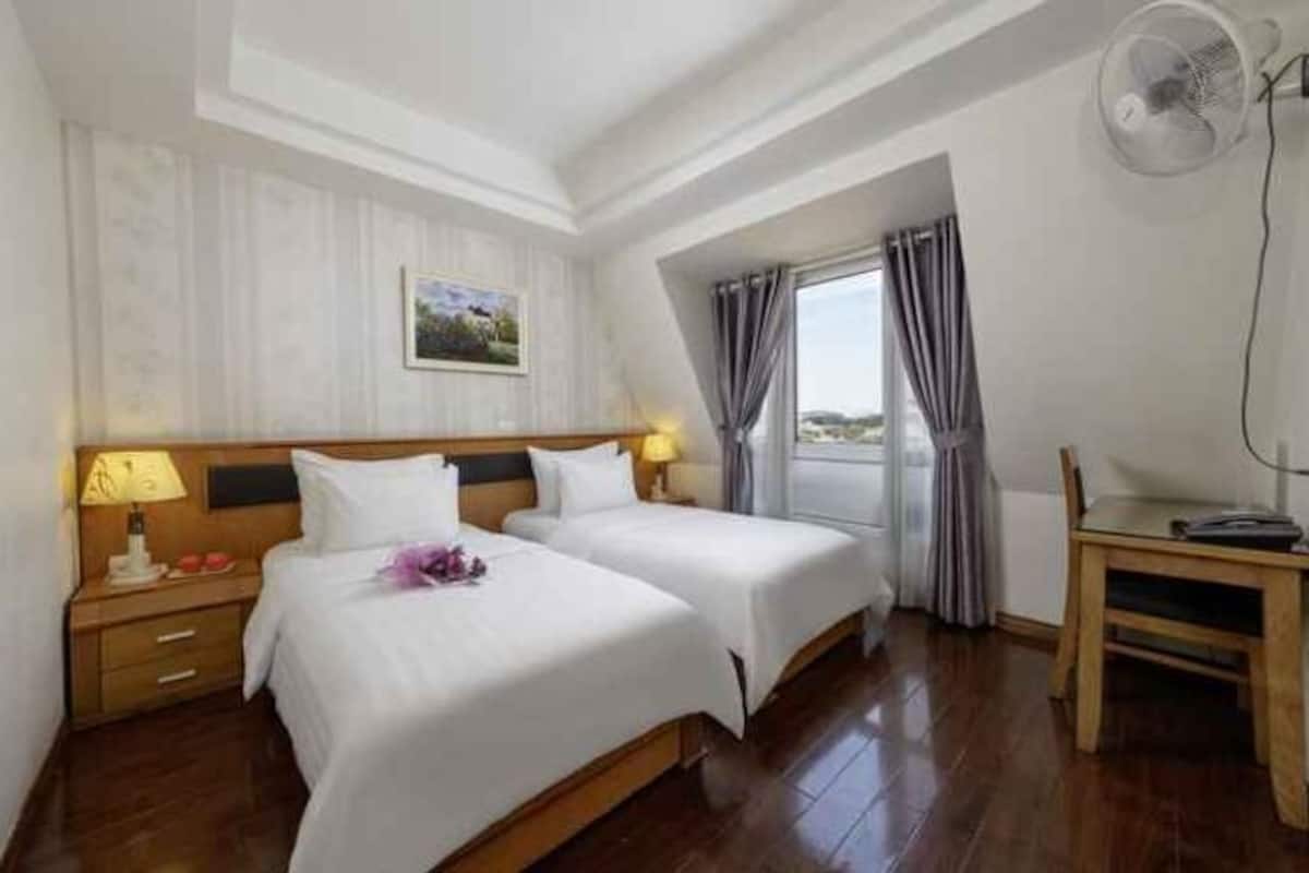 Roupa de alta qualidade, camas de colchão pillowtop, cofre no quarto