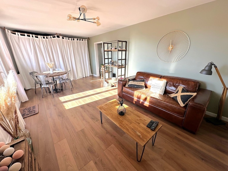 Lumineux 3 Pièces Avec Balcon à 12 Min De Versailles Et 5 Min Du Golf National ! - Yvelines